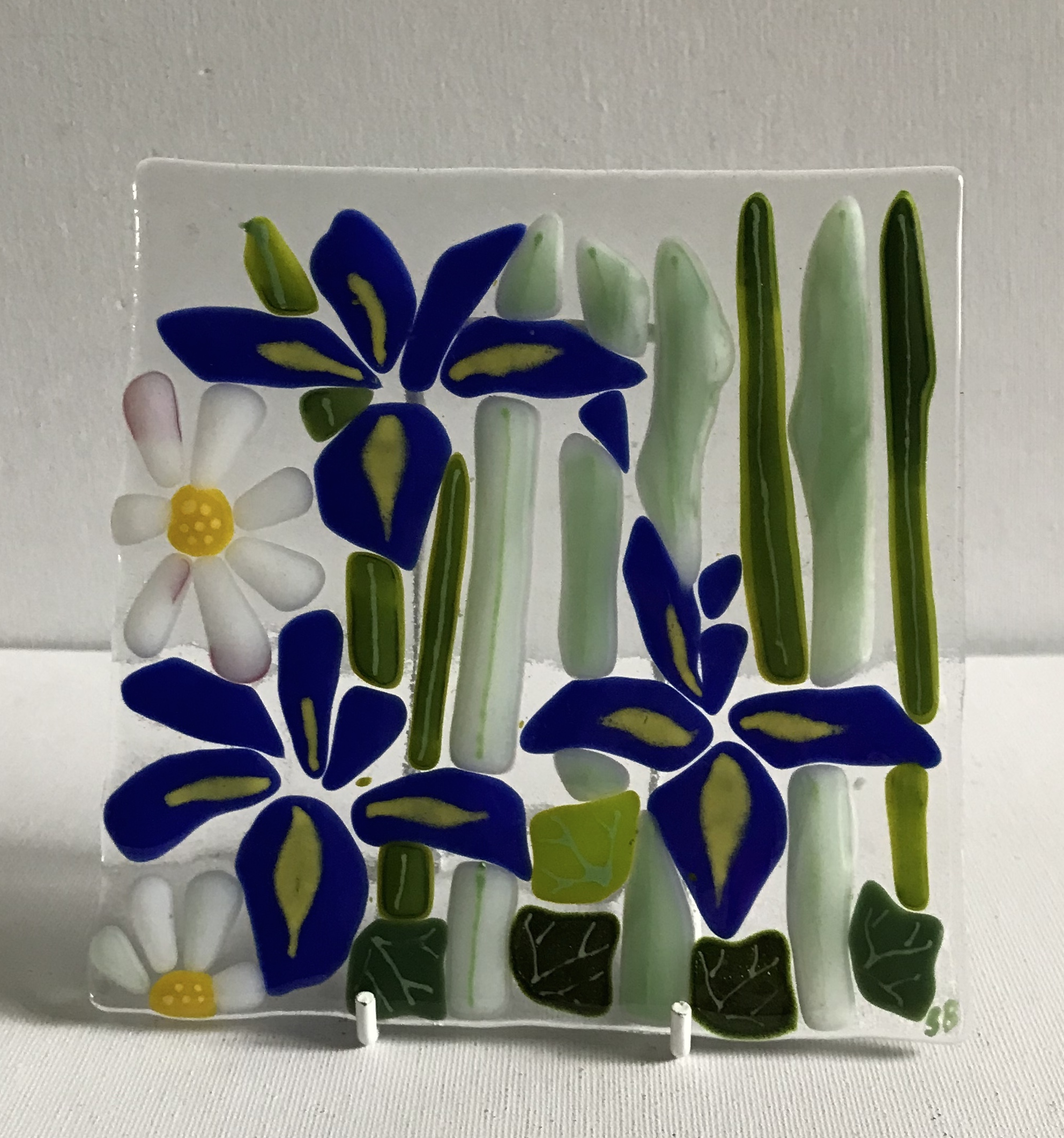 Iris Tile – So Much Glass